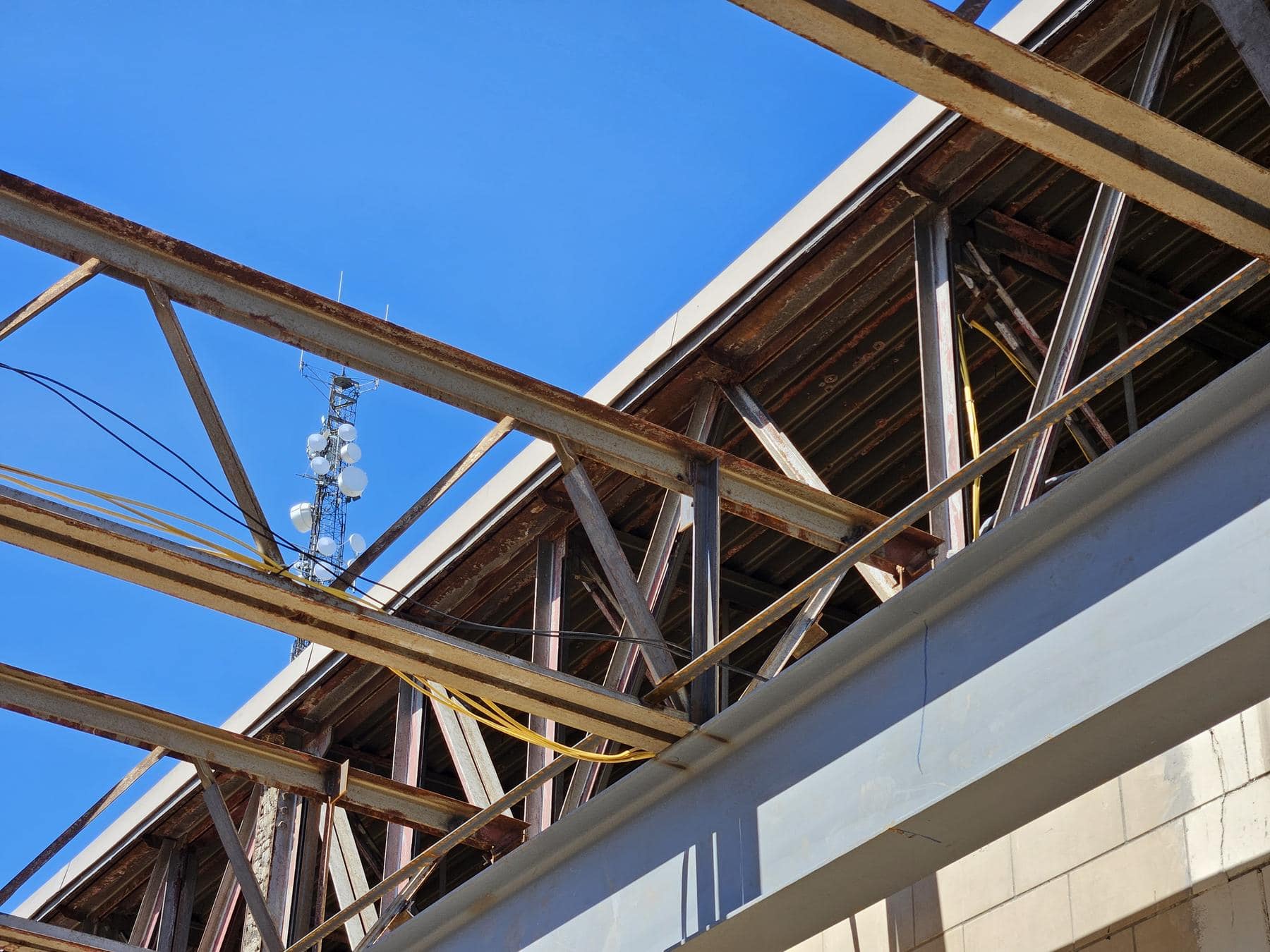 Roof Lifting System & Safety Protocols - LIFTEX Roof Lifting